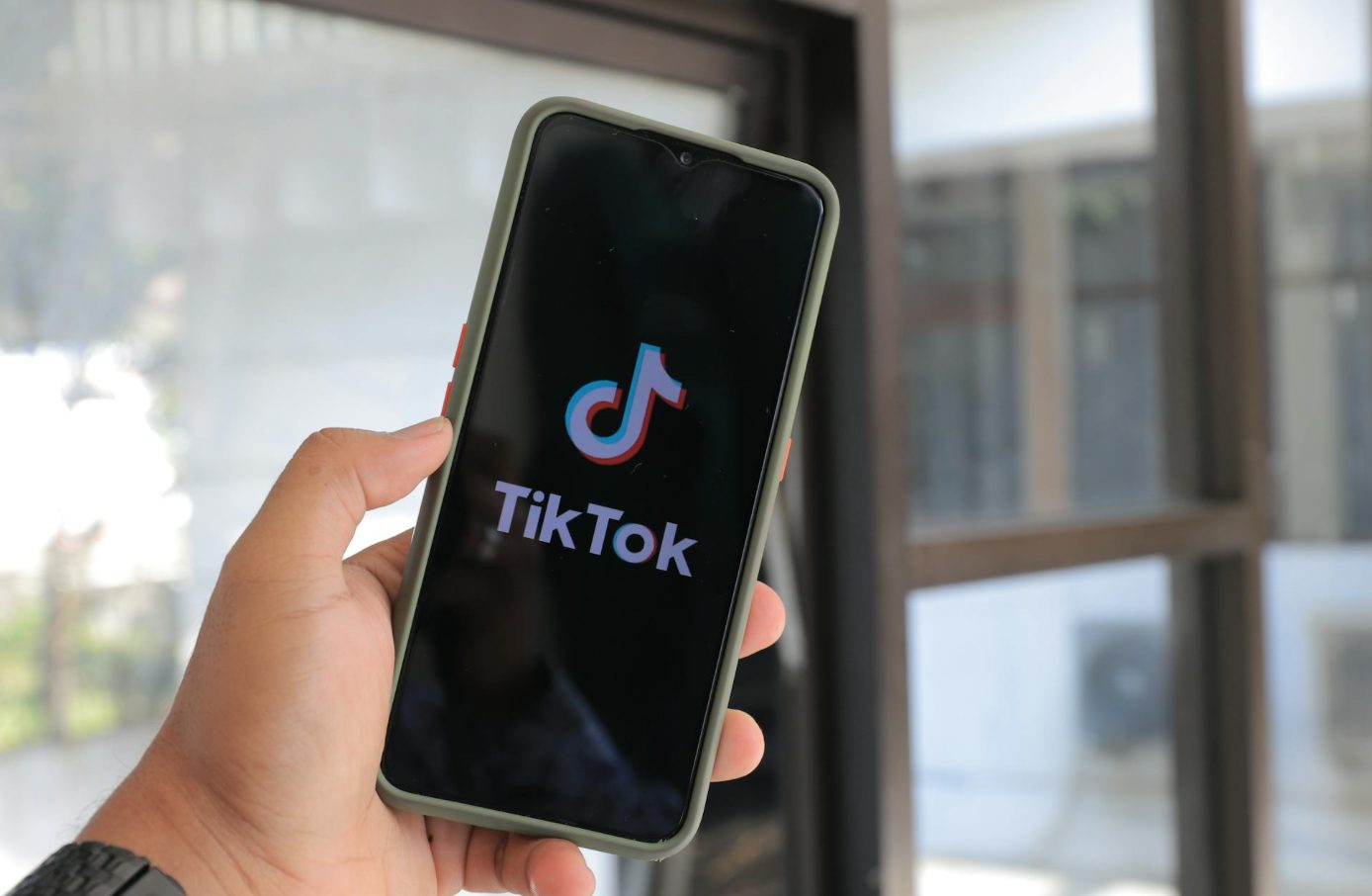 Online Safety Experts Urge Parents to Check These Apps…